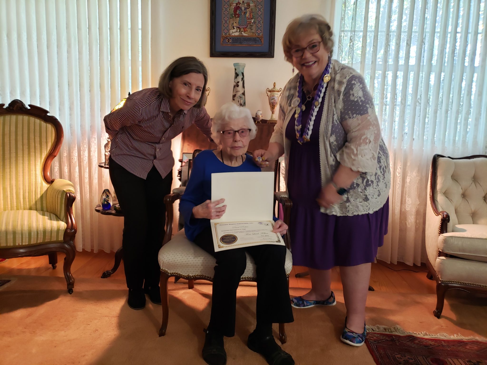 Pearl Porter receives a "Fellow" - Soroptimist International of Napa